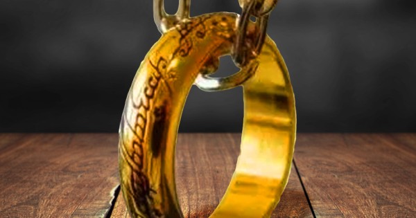 The Lord of the Rings - The One Ring Replica in blister | Merchandise ...
