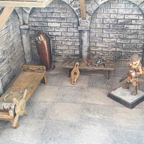 Table with torture tools | Terrains & 3D Models - The Game Rules